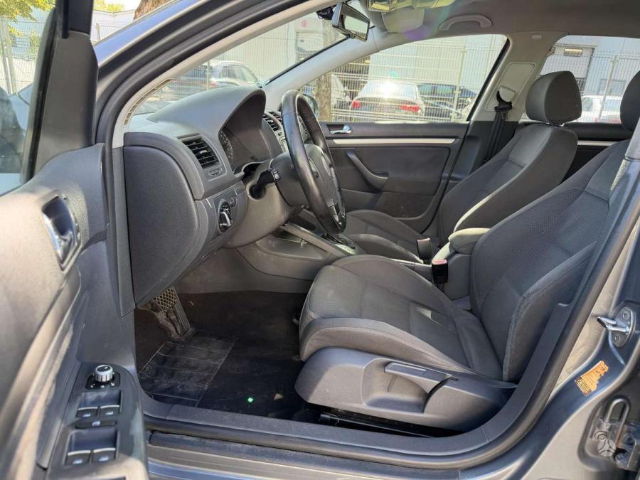 Pelēks Volkswagen Golf 2006 Kauņa, ar dzinēja tilpumu 1.97 L un nobraukumu 278 tūkst. km par 3000 €, foto 7 vietnē AUTOMOTO.COM.LV