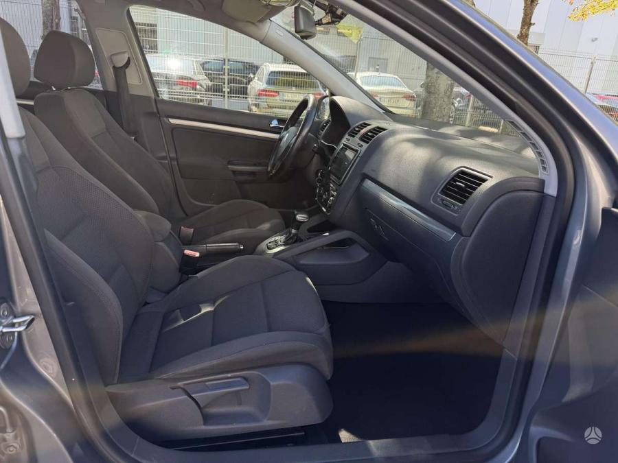 Pelēks Volkswagen Golf 2006 Kauņa, ar dzinēja tilpumu 1.97 L un nobraukumu 278 tūkst. km par 3000 €, foto 8 vietnē AUTOMOTO.COM.LV