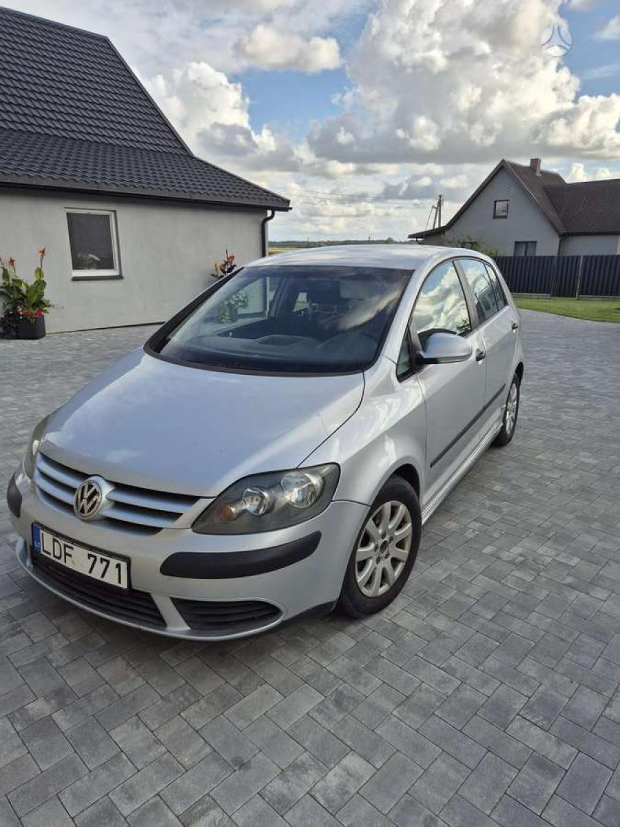 Grey Volkswagen Golf 2006 in Kelme, with an engine capacity of 1.90 L and mileage of 259 thousand km for 1500 €, photo 1 on AUTOMOTO.COM.LV