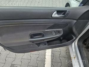 Grey Volkswagen Golf 2006 in Riga, with an engine capacity of 1.60 L and mileage of 286 thousand km for 1050 €, photo 8 on AUTOMOTO.COM.LV