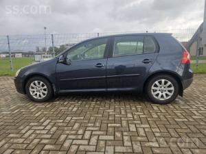Grey Volkswagen Golf 2006 in Valmiera, with an engine capacity of 1.90 L and mileage of 446 thousand km for 1990 €, photo 3 on AUTOMOTO.COM.LV