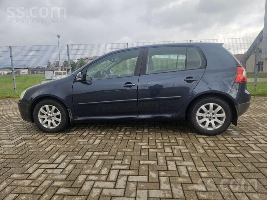 Grey Volkswagen Golf 2006 in Valmiera, with an engine capacity of 1.90 L and mileage of 446 thousand km for 1990 €, photo 3 on AUTOMOTO.COM.LV