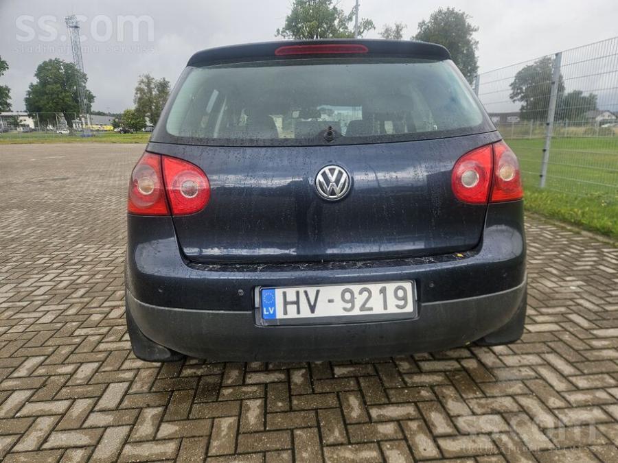 Grey Volkswagen Golf 2006 in Valmiera, with an engine capacity of 1.90 L and mileage of 446 thousand km for 1990 €, photo 5 on AUTOMOTO.COM.LV