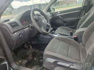 Grey Volkswagen Golf 2006 in Valmiera, with an engine capacity of 1.90 L and mileage of 446 thousand km for 1990 €, photo 10 on AUTOMOTO.COM.LV