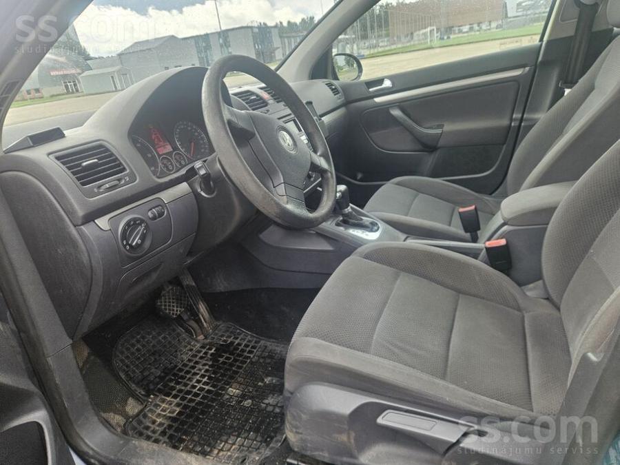 Grey Volkswagen Golf 2006 in Valmiera, with an engine capacity of 1.90 L and mileage of 446 thousand km for 1990 €, photo 10 on AUTOMOTO.COM.LV