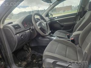 Grey Volkswagen Golf 2006 in Valmiera, with an engine capacity of 1.90 L and mileage of 446 thousand km for 1990 €, photo 11 on AUTOMOTO.COM.LV