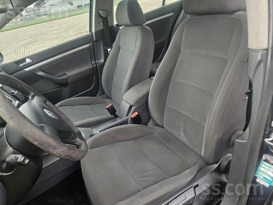 Grey Volkswagen Golf 2006 in Valmiera, with an engine capacity of 1.90 L and mileage of 446 thousand km for 1990 €, photo 12 on AUTOMOTO.COM.LV