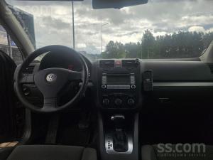 Grey Volkswagen Golf 2006 in Valmiera, with an engine capacity of 1.90 L and mileage of 446 thousand km for 1990 €, photo 15 on AUTOMOTO.COM.LV