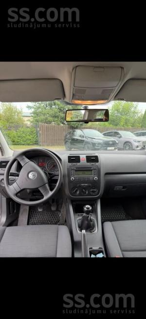 Grey Volkswagen Golf 2006 in Riga, with an engine capacity of 1.60 L and mileage of 210 thousand km for 2350 €, photo 6 on AUTOMOTO.COM.LV