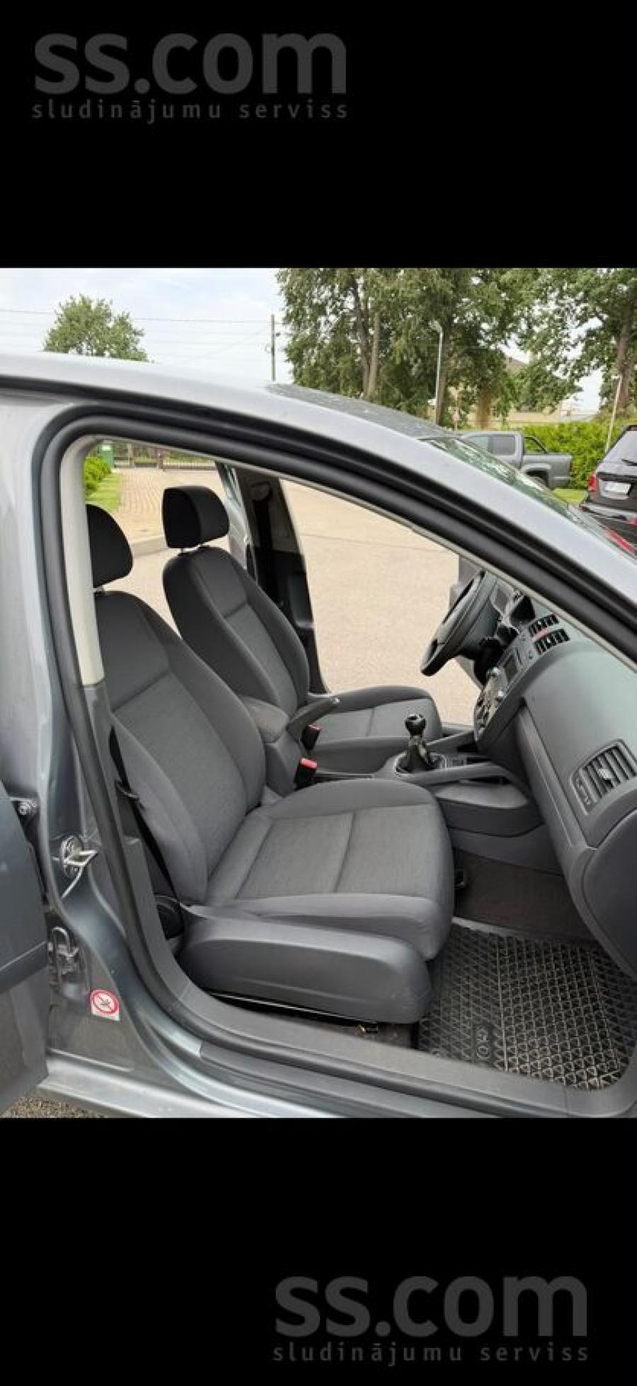 Grey Volkswagen Golf 2006 in Riga, with an engine capacity of 1.60 L and mileage of 210 thousand km for 2350 €, photo 7 on AUTOMOTO.COM.LV