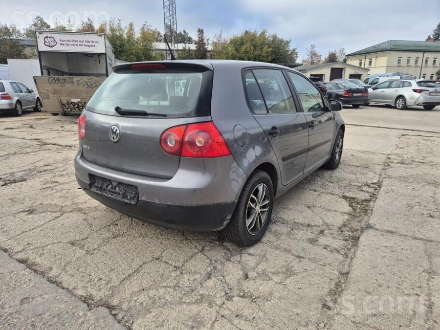 Grey Volkswagen Golf 2006 in Riga, with an engine capacity of 1.40 L and mileage of 181 thousand km for 2150 €, photo 5 on AUTOMOTO.COM.LV