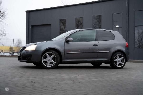 Grey Volkswagen Golf 2007 in Vilnius, with an engine capacity of 1.97 L and mileage of 400 thousand km for 2450 €, photo 4 on AUTOMOTO.COM.LV