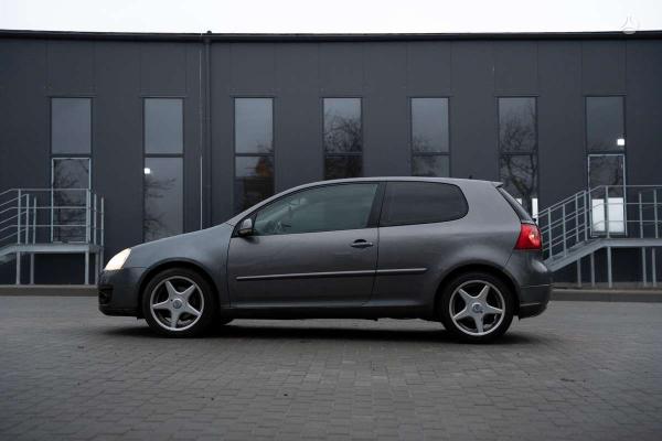 Grey Volkswagen Golf 2007 in Vilnius, with an engine capacity of 1.97 L and mileage of 400 thousand km for 2450 €, photo 6 on AUTOMOTO.COM.LV