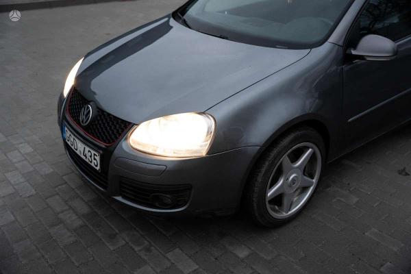Grey Volkswagen Golf 2007 in Vilnius, with an engine capacity of 1.97 L and mileage of 400 thousand km for 2450 €, photo 8 on AUTOMOTO.COM.LV
