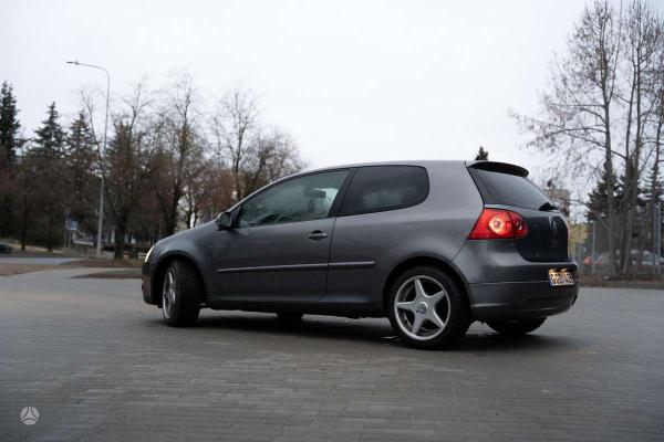 Grey Volkswagen Golf 2007 in Vilnius, with an engine capacity of 1.97 L and mileage of 400 thousand km for 2450 €, photo 9 on AUTOMOTO.COM.LV