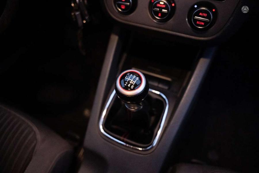 Серый Фольксваген Гольф 2007 в Вильнюс, объемом двигателя 1.97 л и пробегом 400 тыс. км за 2450 €, фото 21 на AUTOMOTO.COM.LV