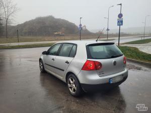 Pelēks Volkswagen Golf 2007 Viļņa, ar dzinēja tilpumu 1.90 L un nobraukumu 350 tūkst. km par 1470 €, foto 4 vietnē AUTOMOTO.COM.LV