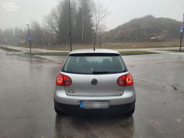 Grey Volkswagen Golf 2007 in Vilnius, with an engine capacity of 1.90 L and mileage of 350 thousand km for 1470 €, photo 5 on AUTOMOTO.COM.LV