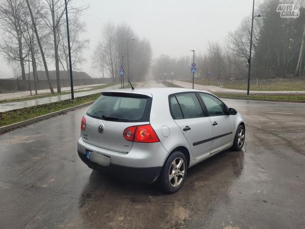 Grey Volkswagen Golf 2007 in Vilnius, with an engine capacity of 1.90 L and mileage of 350 thousand km for 1470 €, photo 6 on AUTOMOTO.COM.LV