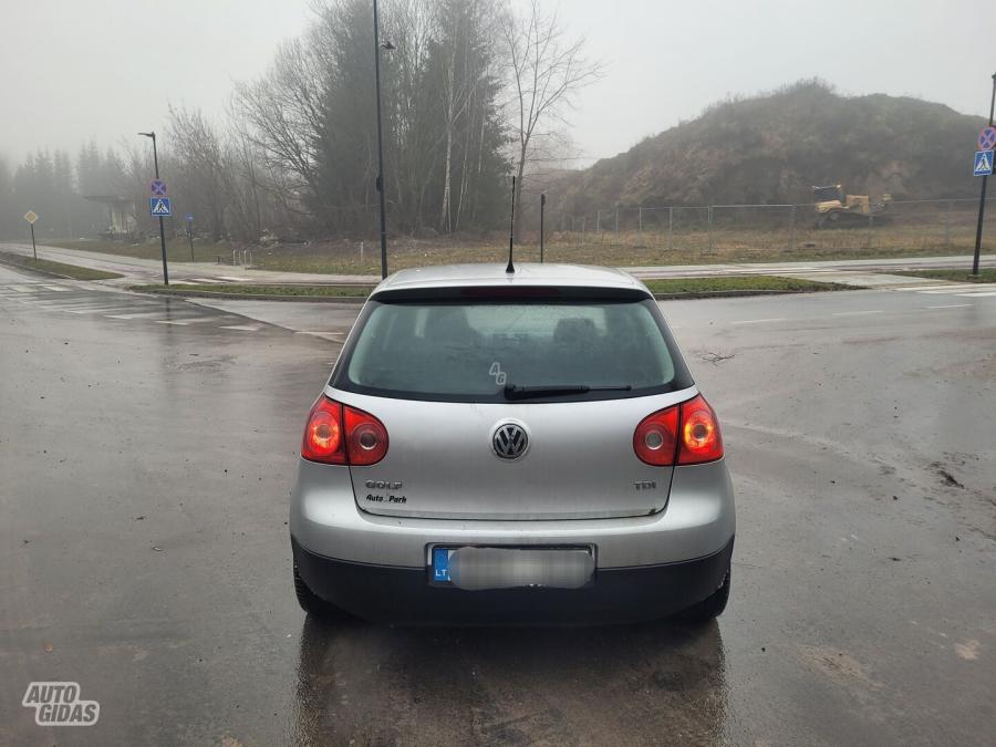 Grey Volkswagen Golf 2007 in Vilnius, with an engine capacity of 1.90 L and mileage of 350 thousand km for 1380 €, photo 4 on AUTOMOTO.COM.LV