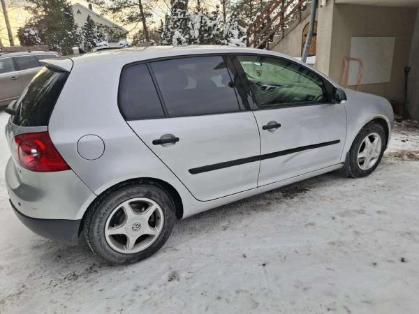 Grey Volkswagen Golf 2007 in Vilnius, with an engine capacity of 1.90 L and mileage of 251 thousand km for 1800 €, photo 4 on AUTOMOTO.COM.LV