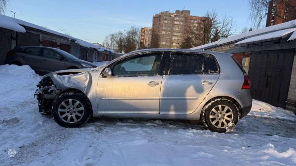 Grey Volkswagen Golf 2007 in Kaunas, with an engine capacity of 1.90 L and mileage of 308 thousand km for 850 €, photo 8 on AUTOMOTO.COM.LV