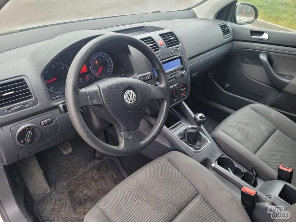 Grey Volkswagen Golf 2007 in Vilnius, with an engine capacity of 1.90 L and mileage of 350 thousand km for 1350 €, photo 8 on AUTOMOTO.COM.LV