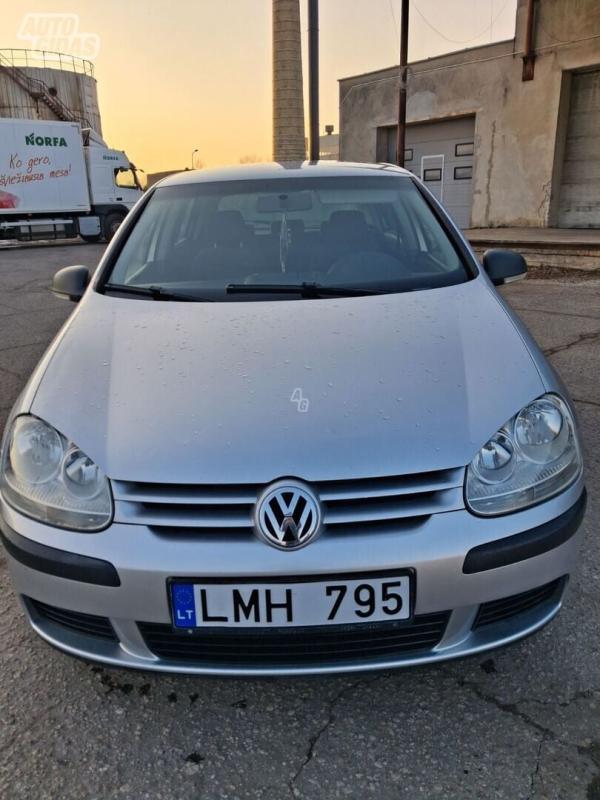 Pelēks Volkswagen Golf 2007 Viļņa, ar dzinēja tilpumu 1.90 L un nobraukumu 374 tūkst. km par 1750 €, foto 2 vietnē AUTOMOTO.COM.LV
