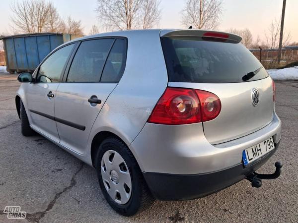 Pelēks Volkswagen Golf 2007 Viļņa, ar dzinēja tilpumu 1.90 L un nobraukumu 374 tūkst. km par 1750 €, foto 5 vietnē AUTOMOTO.COM.LV