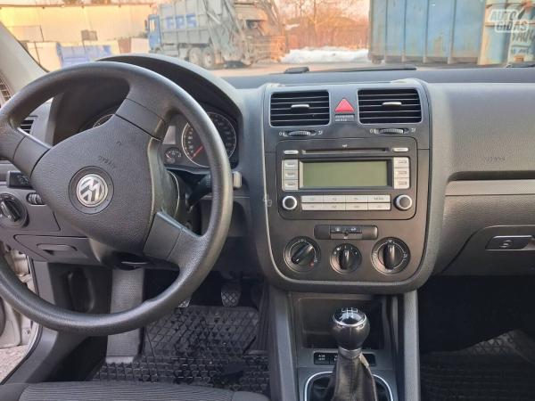 Pelēks Volkswagen Golf 2007 Viļņa, ar dzinēja tilpumu 1.90 L un nobraukumu 374 tūkst. km par 1750 €, foto 10 vietnē AUTOMOTO.COM.LV