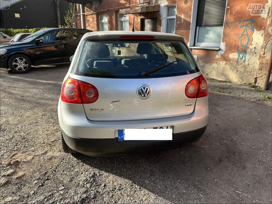 Pelēks Volkswagen Golf 2007 Kauņa, ar dzinēja tilpumu 1.90 L un nobraukumu 257 tūkst. km par 2900 €, foto 6 vietnē AUTOMOTO.COM.LV