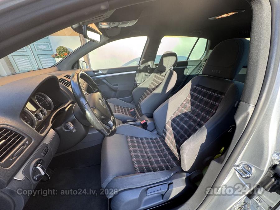 Pelēks Volkswagen Golf 2007 Tallina, ar dzinēja tilpumu 2.00 L un nobraukumu 150 tūkst. km par 12500 €, foto 9 vietnē AUTOMOTO.COM.LV