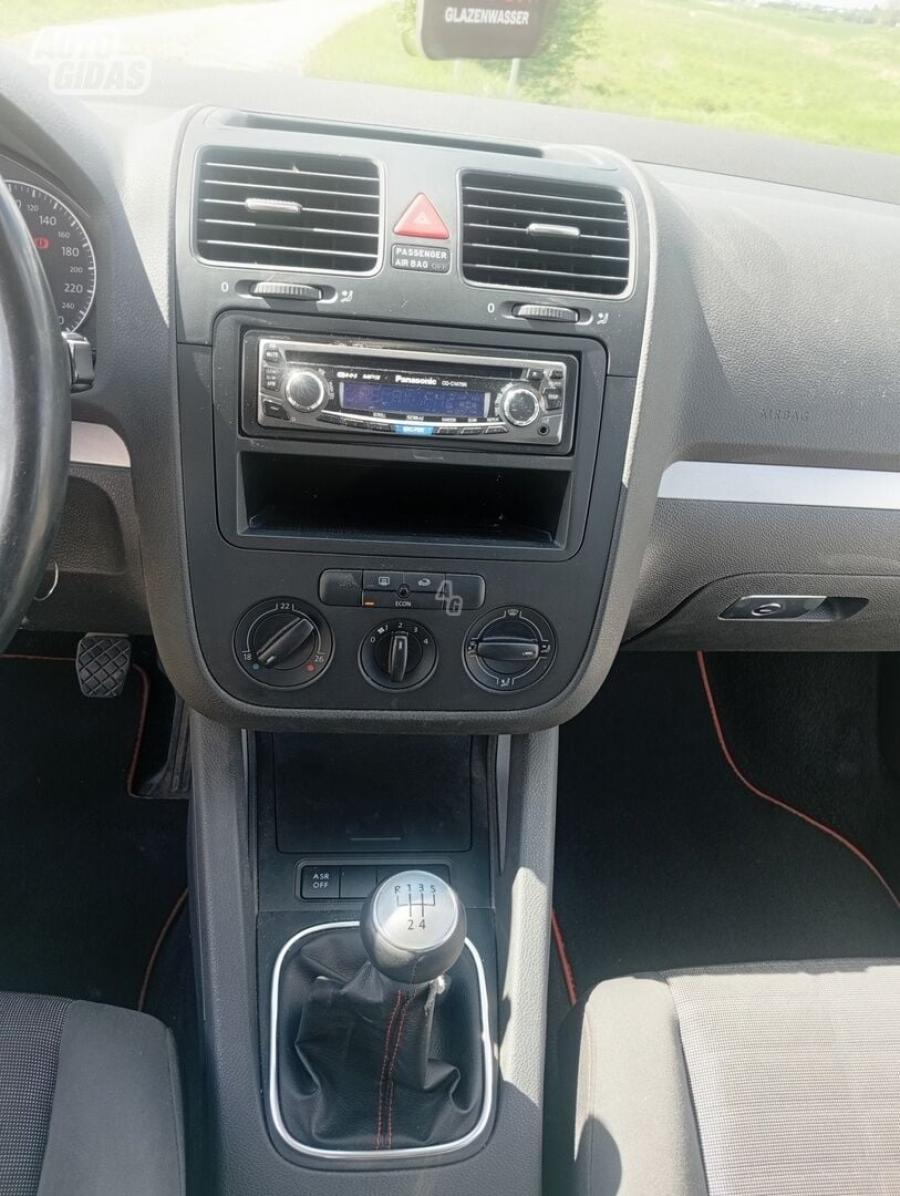 Grey Volkswagen Golf 2007 in Vilnius, with an engine capacity of 1.90 L and mileage of 221 thousand km for 2900 €, photo 23 on AUTOMOTO.COM.LV