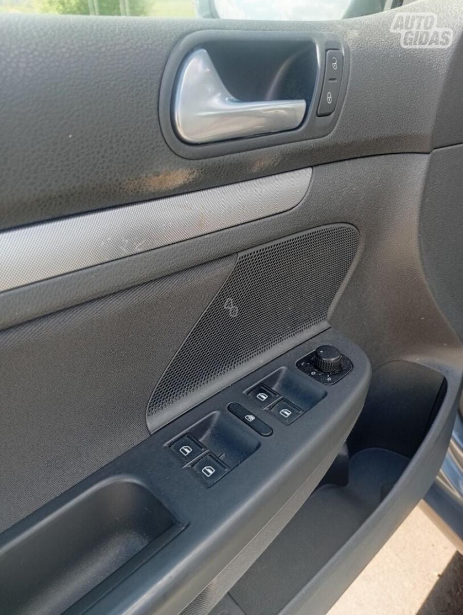 Grey Volkswagen Golf 2007 in Vilnius, with an engine capacity of 1.90 L and mileage of 221 thousand km for 2900 €, photo 27 on AUTOMOTO.COM.LV