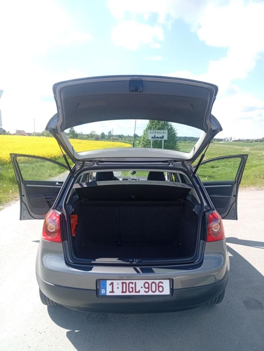 Grey Volkswagen Golf 2007 in Vilnius, with an engine capacity of 1.90 L and mileage of 221 thousand km for 2900 €, photo 32 on AUTOMOTO.COM.LV