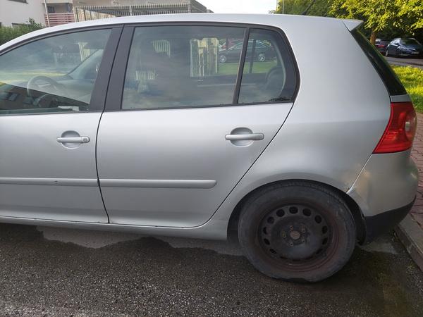 Grey Volkswagen Golf 2007 in Tartu, with an engine capacity of 1.60 L and mileage of 228 thousand km for 790 €, photo 3 on AUTOMOTO.COM.LV