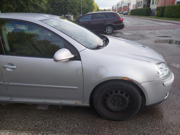 Grey Volkswagen Golf 2007 in Tartu, with an engine capacity of 1.60 L and mileage of 228 thousand km for 790 €, photo 6 on AUTOMOTO.COM.LV
