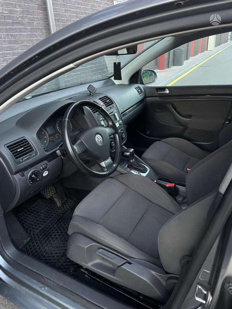 Pelēks Volkswagen Golf 2007 Klaipėda, ar dzinēja tilpumu 0.00 L un nobraukumu 200 tūkst. km par 2700 €, foto 9 vietnē AUTOMOTO.COM.LV