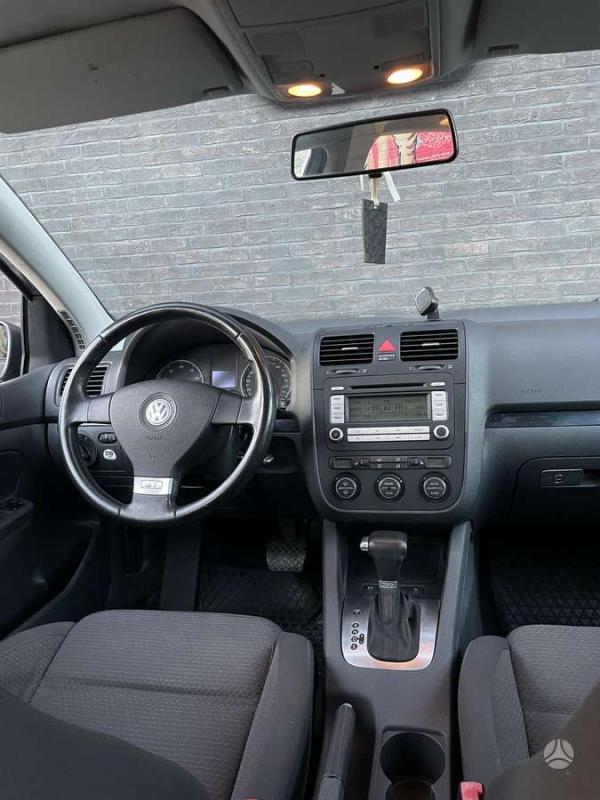 Grey Volkswagen Golf 2007 in Klaipeda, with an engine capacity of 0.00 L and mileage of 200 thousand km for 2700 €, photo 9 on AUTOMOTO.COM.LV
