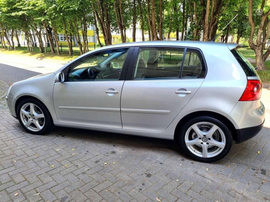 Pelēks Volkswagen Golf 2007 Jonava, ar dzinēja tilpumu 1.90 L un nobraukumu 232 tūkst. km par 2499 €, foto 11 vietnē AUTOMOTO.COM.LV
