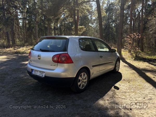 Pelēks Volkswagen Golf 2007 Tallina, ar dzinēja tilpumu 1.60 L un nobraukumu 286 tūkst. km par 1199 €, foto 2 vietnē AUTOMOTO.COM.LV