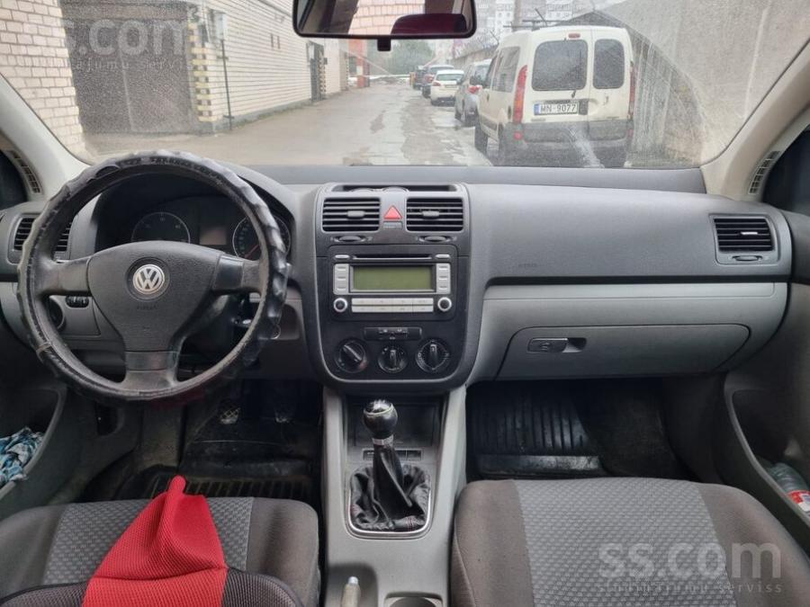 Grey Volkswagen Golf 2007 in Riga, with an engine capacity of 2.00 L and mileage of 285 thousand km for 1500 €, photo 10 on AUTOMOTO.COM.LV