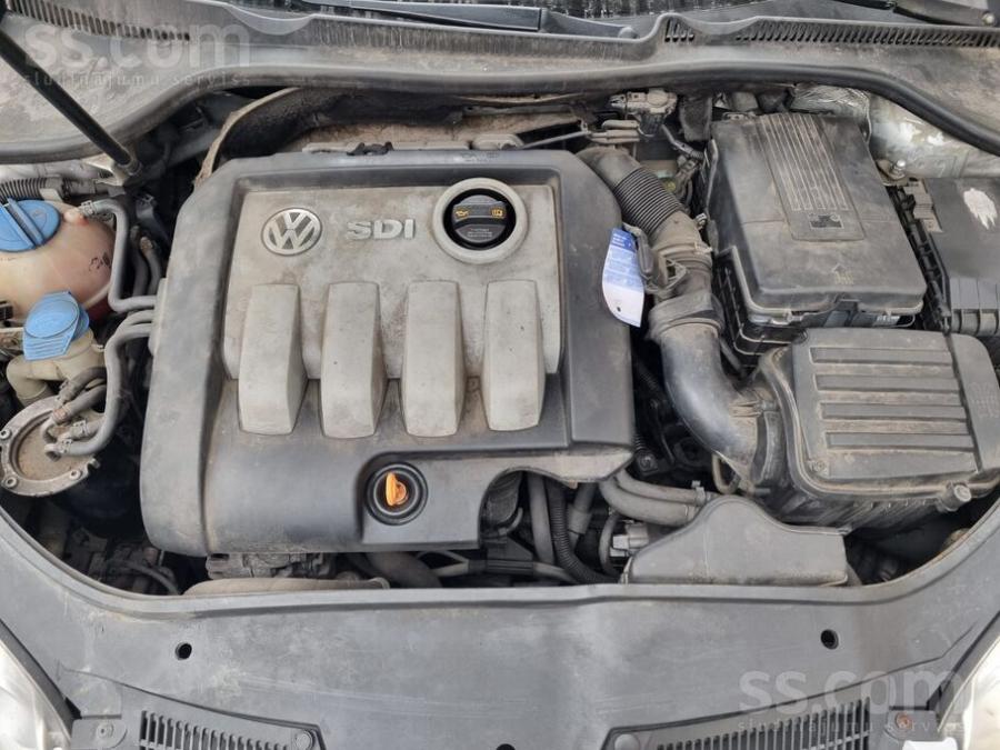Grey Volkswagen Golf 2007 in Riga, with an engine capacity of 2.00 L and mileage of 285 thousand km for 1500 €, photo 12 on AUTOMOTO.COM.LV