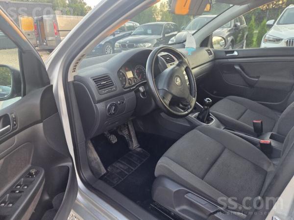 Pelēks Volkswagen Golf 2007 Jelgava, ar dzinēja tilpumu 1.90 L un nobraukumu 0 tūkst. km par 1550 €, foto 9 vietnē AUTOMOTO.COM.LV