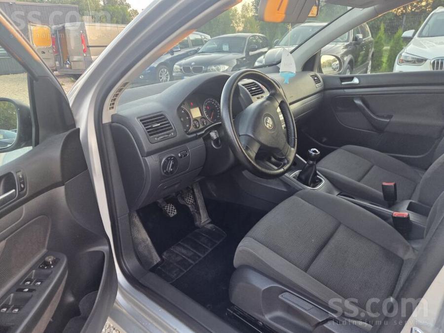 Grey Volkswagen Golf 2007 in Jelgava, with an engine capacity of 1.90 L and mileage of 0 thousand km for 1550 €, photo 10 on AUTOMOTO.COM.LV