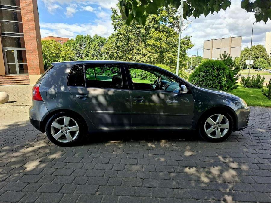 Grey Volkswagen Golf 2007 in Kaunas, with an engine capacity of 1.90 L and mileage of 282 thousand km for 2550 €, photo 5 on AUTOMOTO.COM.LV