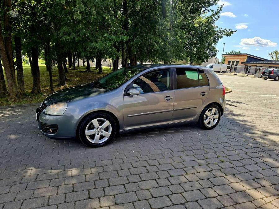 Grey Volkswagen Golf 2007 in Kaunas, with an engine capacity of 1.90 L and mileage of 282 thousand km for 2550 €, photo 6 on AUTOMOTO.COM.LV