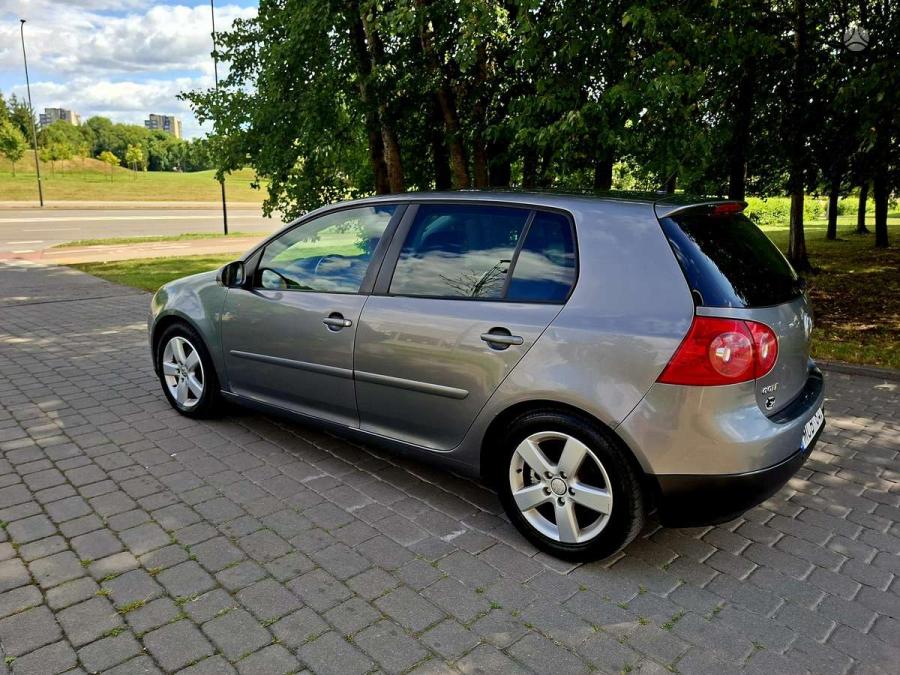 Grey Volkswagen Golf 2007 in Kaunas, with an engine capacity of 1.90 L and mileage of 282 thousand km for 2550 €, photo 7 on AUTOMOTO.COM.LV