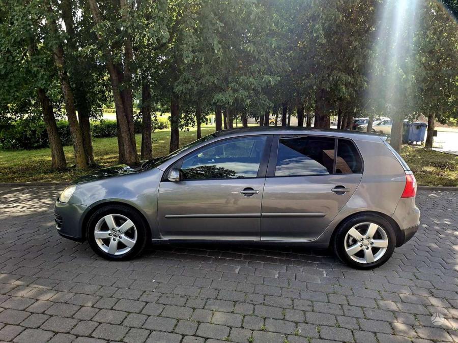 Grey Volkswagen Golf 2007 in Kaunas, with an engine capacity of 1.90 L and mileage of 282 thousand km for 2550 €, photo 8 on AUTOMOTO.COM.LV
