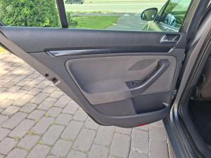 Grey Volkswagen Golf 2007 in Kaunas, with an engine capacity of 1.90 L and mileage of 282 thousand km for 2550 €, photo 22 on AUTOMOTO.COM.LV